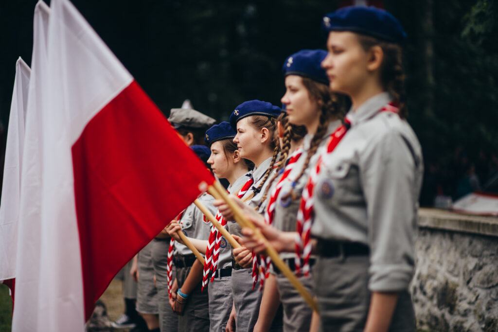 „Dumni z powstańców” – akcja BohaterON & ZHP w 80. Rocznicę Powstania ...